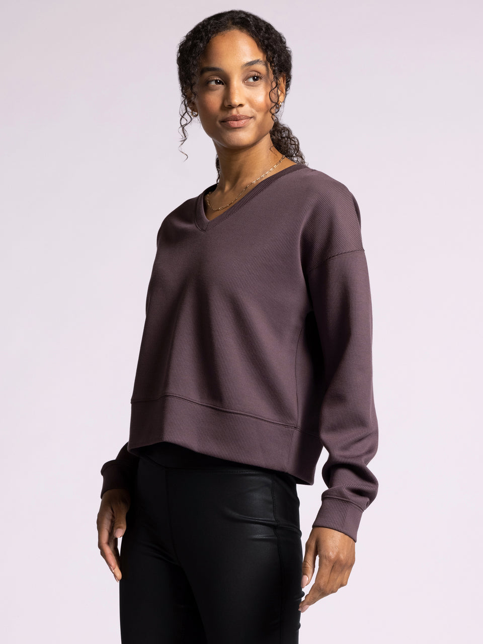 MARTINA V-NECK PULLOVER – Thread & Supply