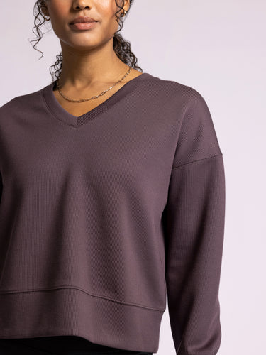 MARTINA V-NECK PULLOVER – Thread & Supply